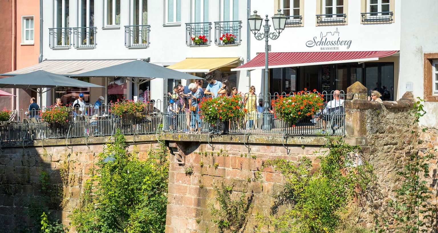 Küche - Schlossberg-Brasserie | Restaurant und Cocktails in Saarburg ...